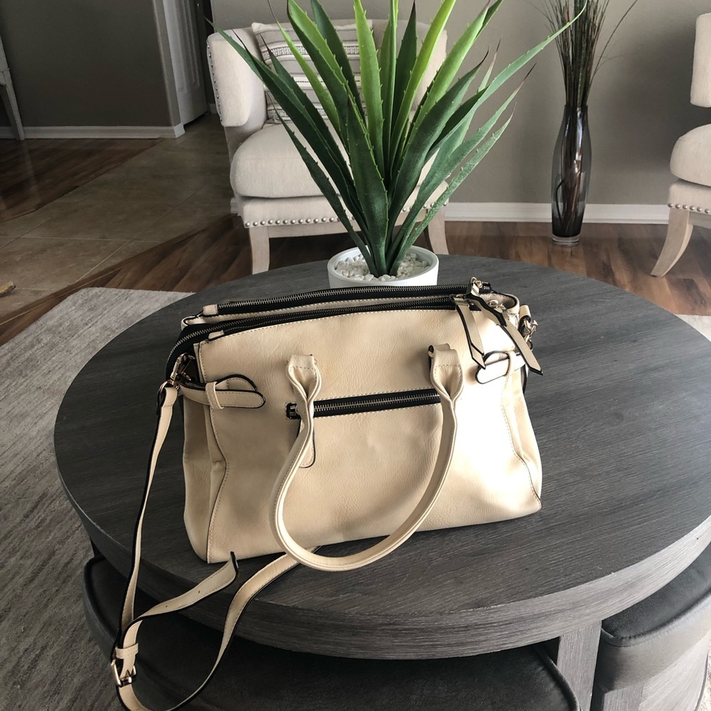 Cream Color Bag With Attachable Straps - Gem